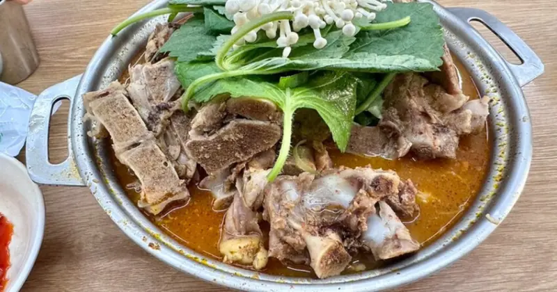 【韓國首爾米其林之8-聖水洞美食】祖傳三代馬鈴薯排骨湯.白鐘元推薦米其林比必登.24小時營業馬鈴薯排骨鍋|旅遊|WalkerLand窩客島